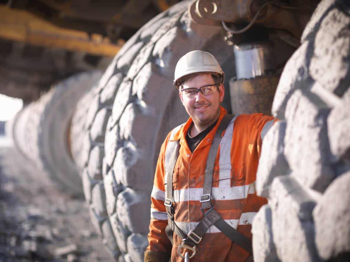 Mining vacancies lead national job growth - Safe To Work