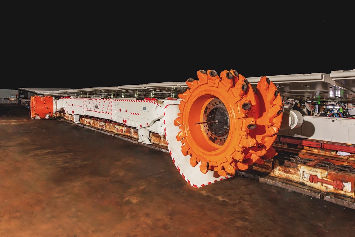 Komatsu's longwall technology Is redefining risk in Australian coal ...